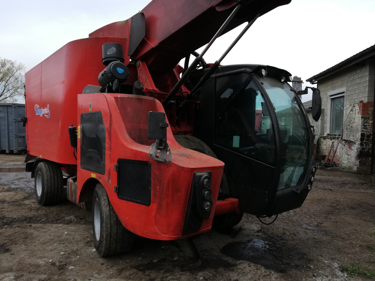 Mélangeuse automotrice Matrix Rover 18 m3 - Melagri Services
